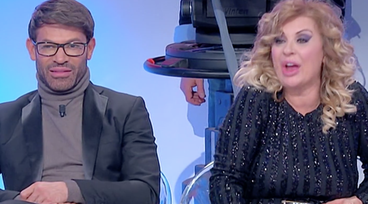 "Uomini e Donne", Tina contro Marcello: "Avrai la Porsche, ma sei ...