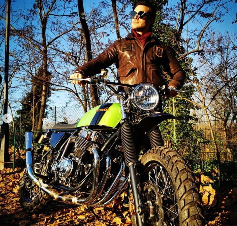 Maria Elena Boschi beccata! Guarda che bacio con Giulio Berruti - Tgcom24