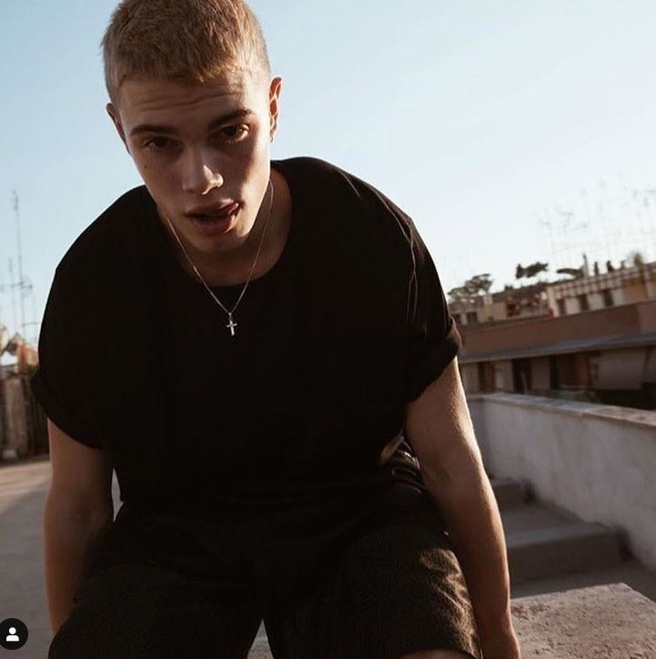 Biondo da "Amici" al cinema: nei panni di un rapper in un film con ...