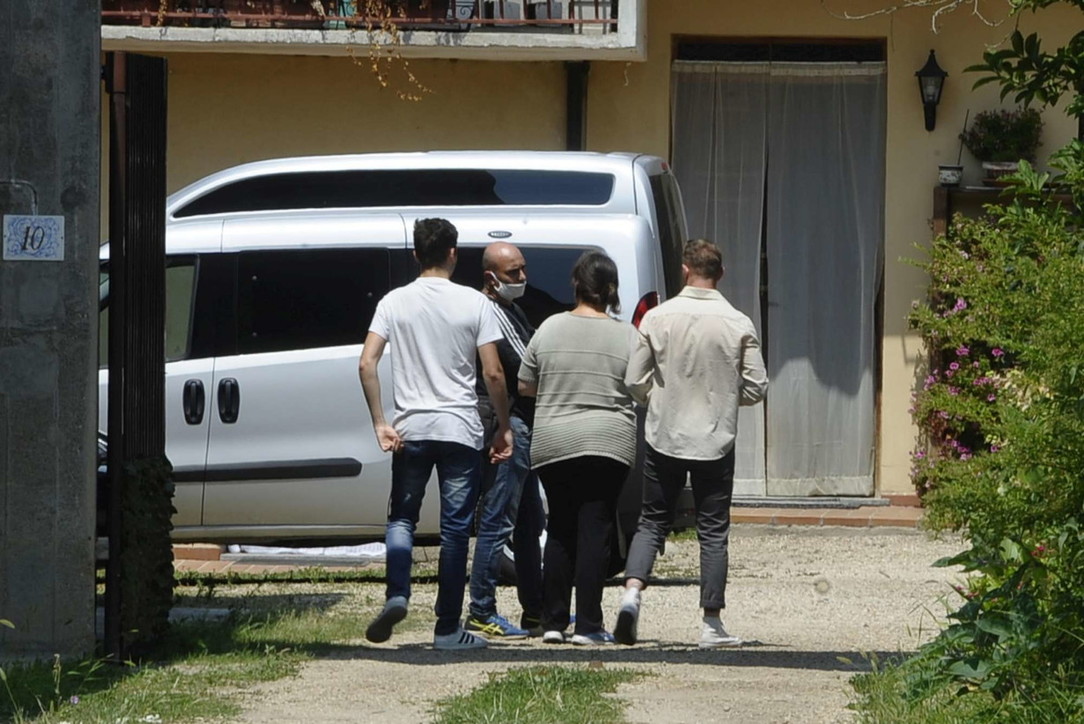 Uccide La Compagna E Si Spara Omicidio Suicidio Nel Torinese Tgcom24