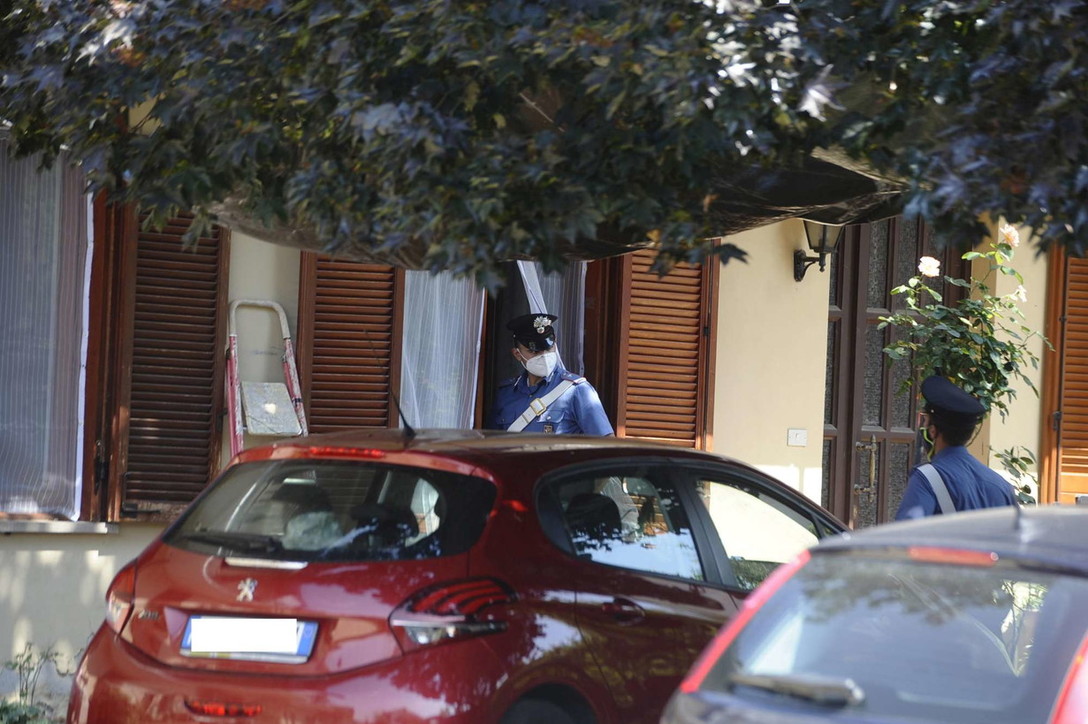 Uccide La Compagna E Si Spara Omicidio Suicidio Nel Torinese Tgcom24