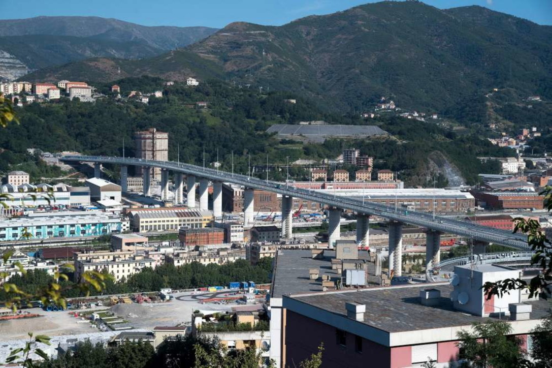 Nuovo Ponte di Genova, al via il collaudo statico: 54 Tir sopra il ...