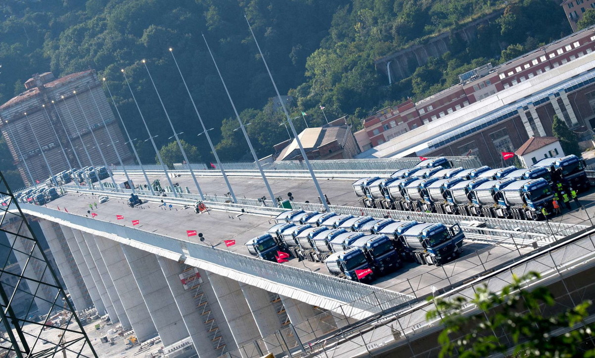 Nuovo Ponte di Genova, al via il collaudo statico: 54 Tir sopra il ...