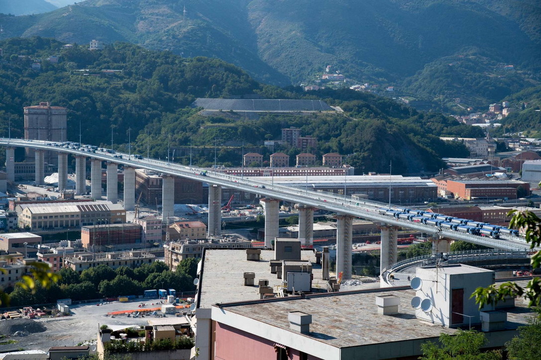 Nuovo Ponte di Genova, al via il collaudo statico: 54 Tir sopra il ...