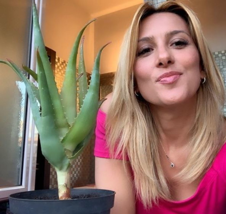 Virginia Saba, bikini perfetto in vacanza con Luigi Di Maio - Tgcom24