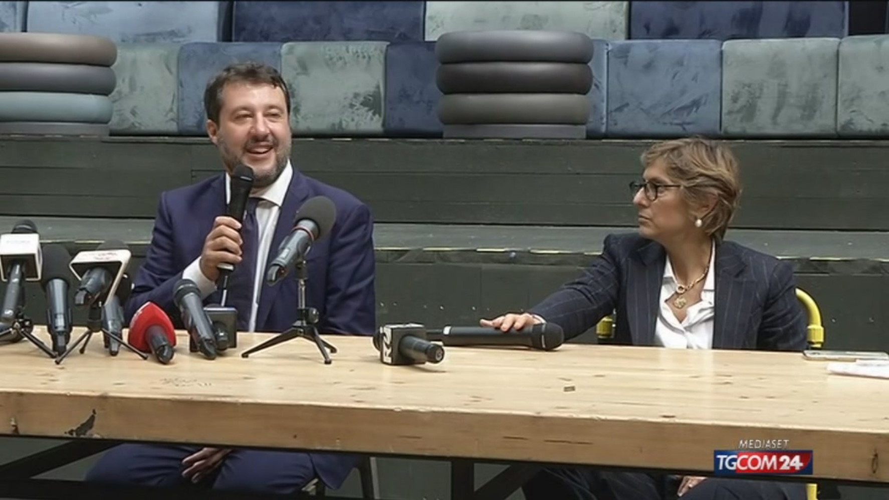 Caso Gregoretti, il giorno dopo di Salvini - Video Tgcom24