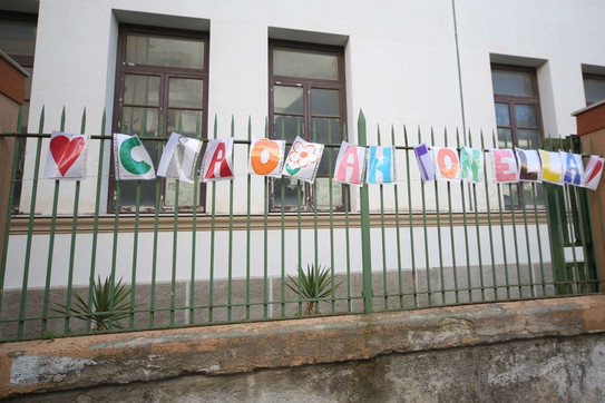 Palermo saluta la piccola Antonella, la bimba morta per la sfida su ...