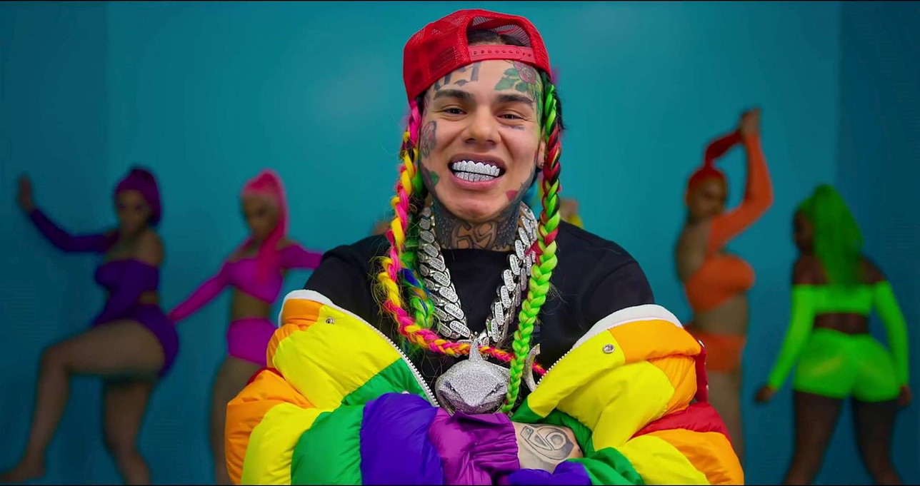 La trasformazione del rapper Tekashi 6ix9ine: corpo tutto tatuato e ...