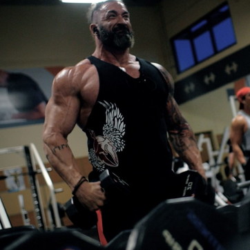 Tyler Reks, ex star del wrestling, annuncia: "Sono diventata donna ...