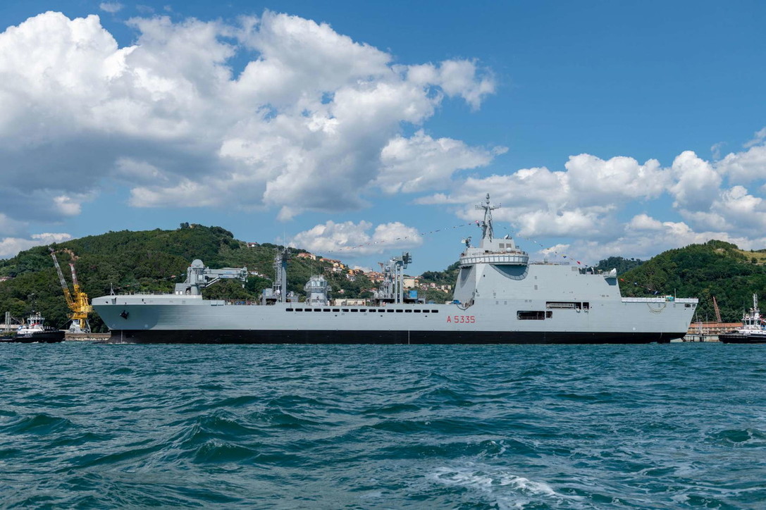 Marina Militare, da oggi operativa la nuova nave Vulcano - Foto Tgcom24