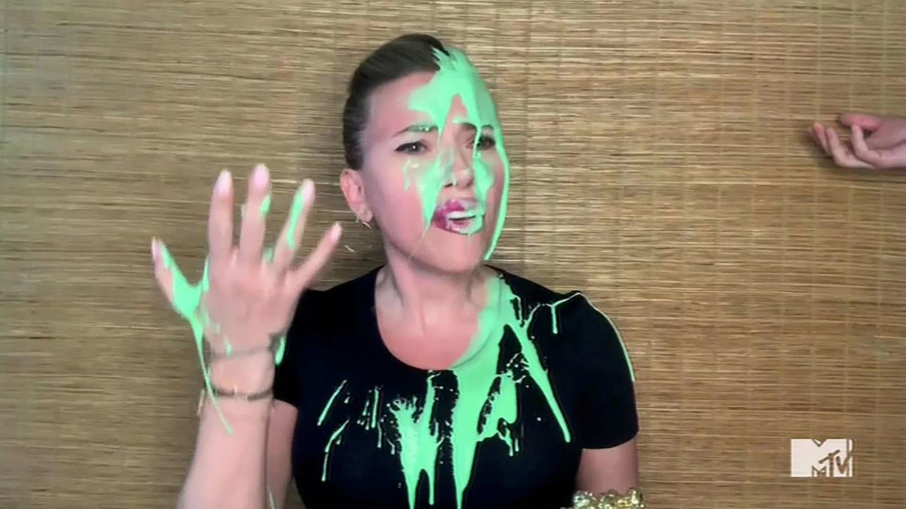MTV Movie & Tv Awards, Scarlett Johansson ricoperta di slime dal marito ...