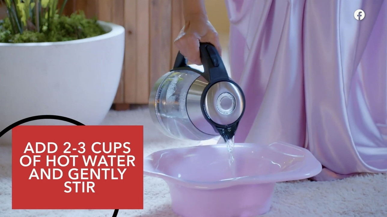 "Steam vaginas": Jada Pinkett Smith con la figlia Willow e la madre in ...