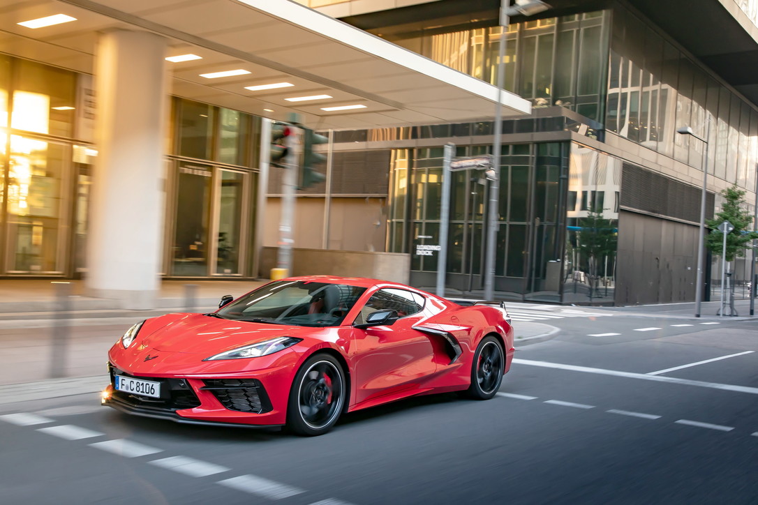 Chevrolet Corvette, arriva in Italia la nuova Stingray con motore centrale
