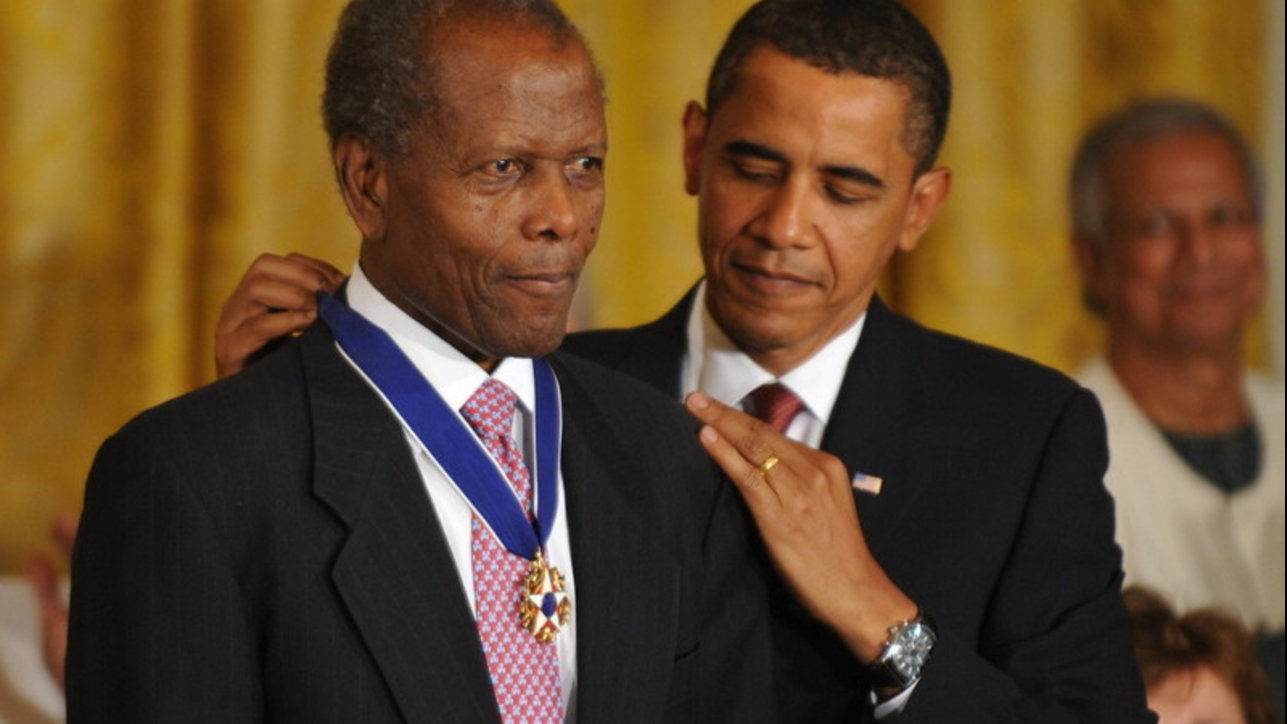 Addio a Sidney Poitier, primo attore di colore a vincere l'Oscar come ...