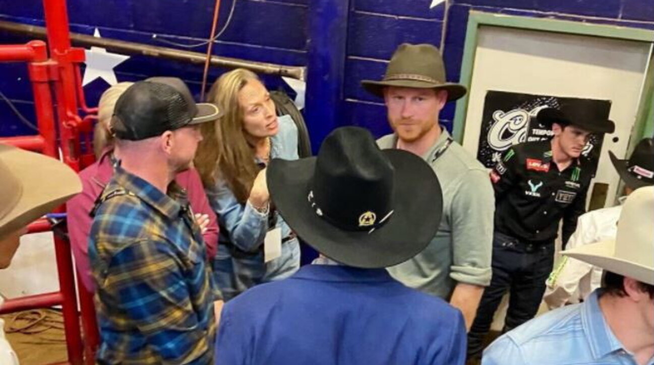Il principe Harry in versione cowboy a un rodeo in Texas