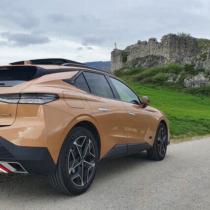 Nuova DS4, il crossover per viaggiare "stellato": ecco la reginetta del ...