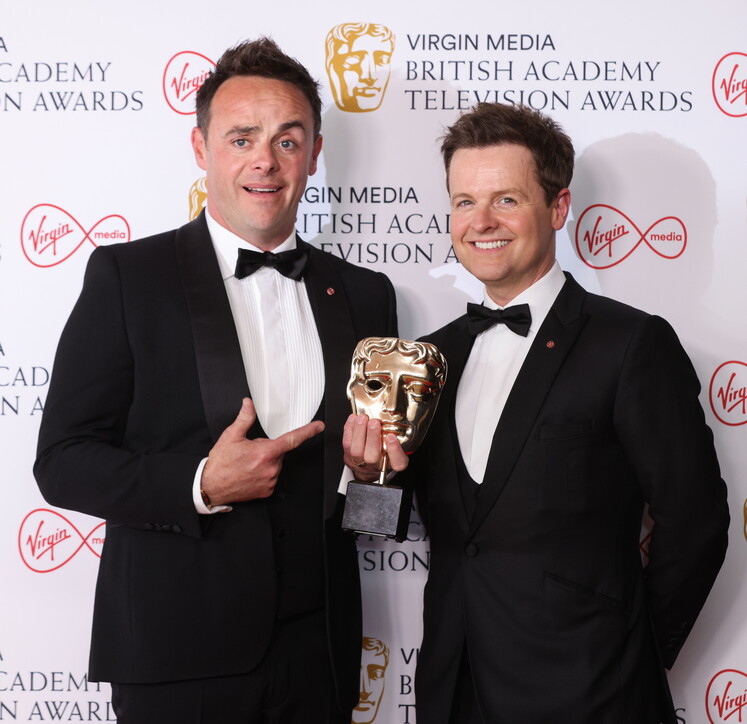 Bafta Tv Awards, Jodie Comer e Sean Bean tra i vincitori: guarda il red ...