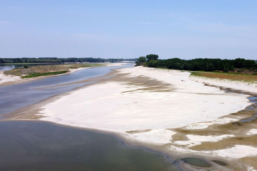 L'agonia del fiume Po: è quasi prosciugato, il panorama è desolante