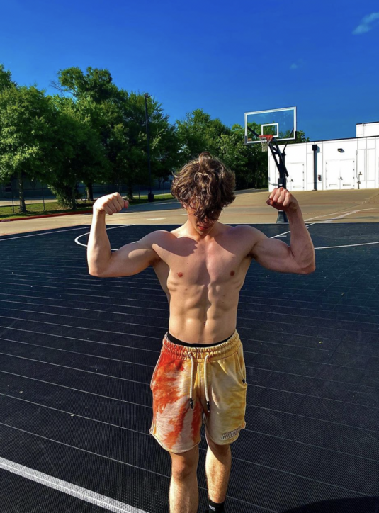 Tyler Sanders, muore a 18 anni la star di "Just Add Magic: Mystery City"