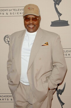 Roger E. Mosley, il TC della serie "Magnum P.I."