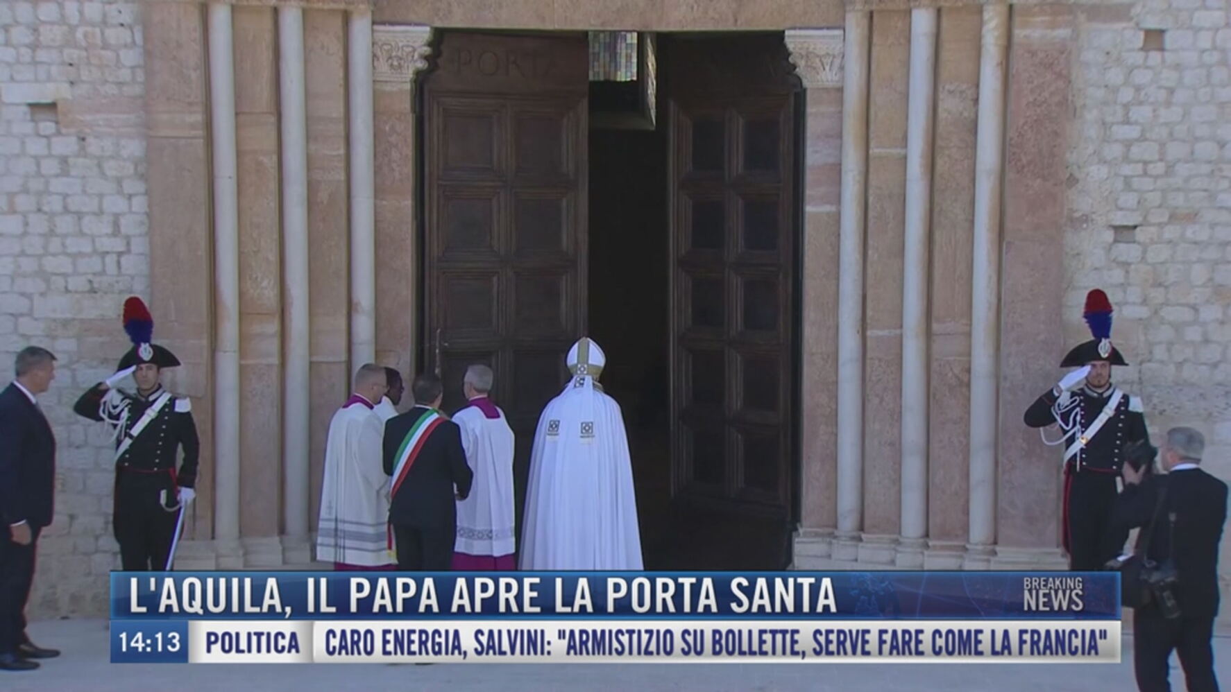 Breaking News delle 14.00 | L'Aquila, il Papa apre la Porta Santa ...