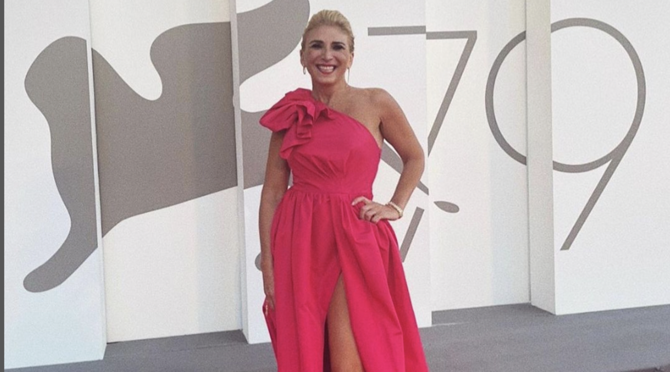 Barbara Foria premiata come comica tv dell'anno a Venezia 79