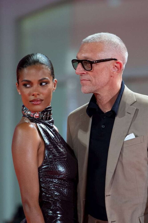 Venezia 79, da Melissa Satta a Claudio Santamaria e Vincent Cassel con la sua sexy Tina: guarda ...