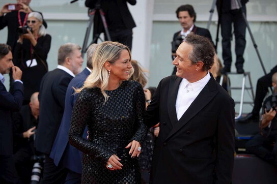 Venezia 79, da Melissa Satta a Claudio Santamaria e Vincent Cassel con la sua sexy Tina: guarda ...