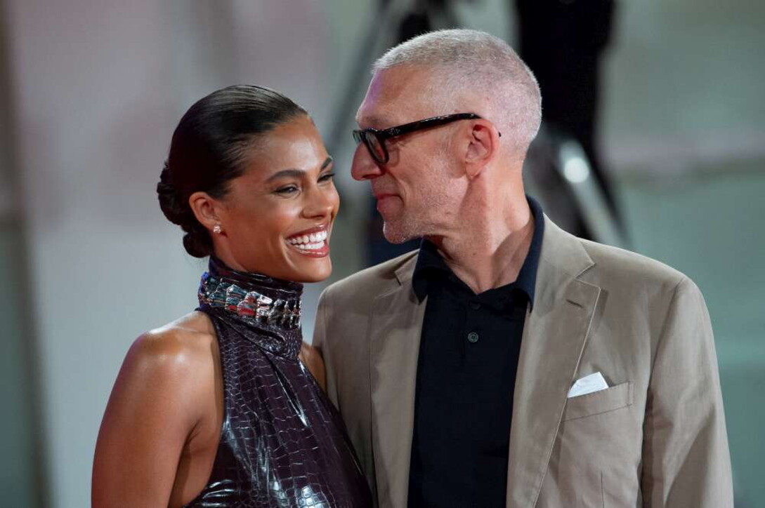 Venezia 79, da Melissa Satta a Claudio Santamaria e Vincent Cassel con la sua sexy Tina: guarda ...
