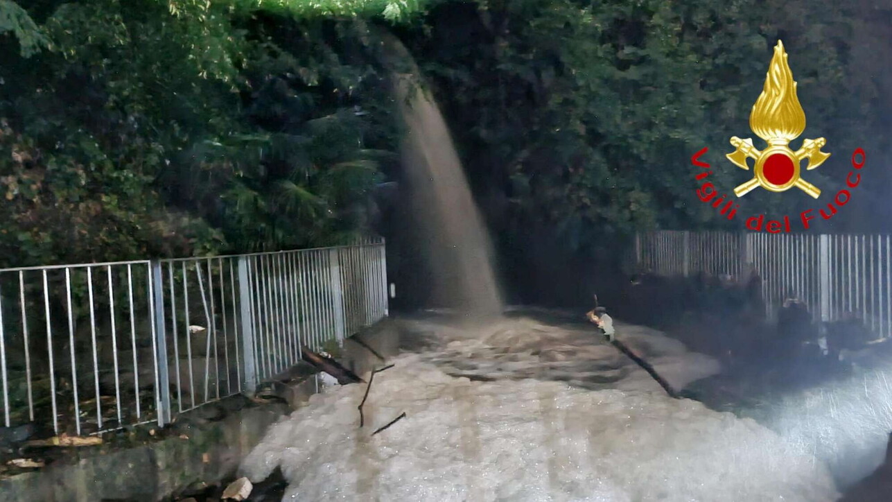 Maltempo al Centro-Nord: danni a Como, Lecco e Vercelli e tromba d'aria sul Lago di Garda