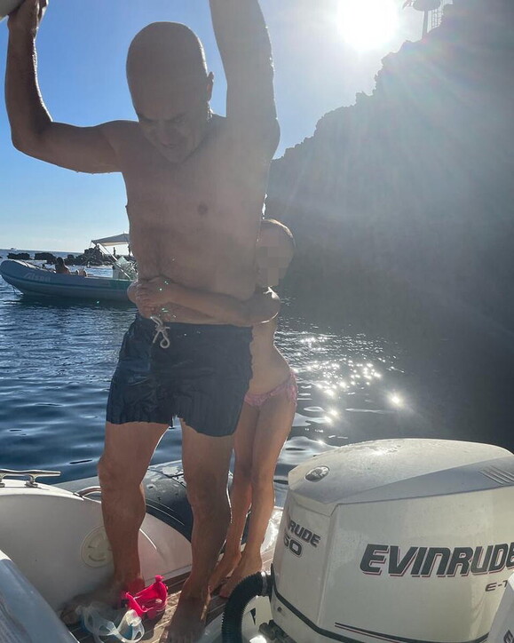 Luisa Ranieri chiude l'estate in bellezza