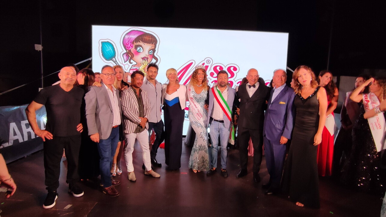 Miss Mamma 2022 è Carolina Bossi: "L'emozione? Figli e marito in prima ...