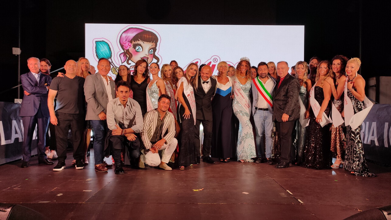 Miss Mamma 2022 è Carolina Bossi: "L'emozione? Figli e marito in prima ...