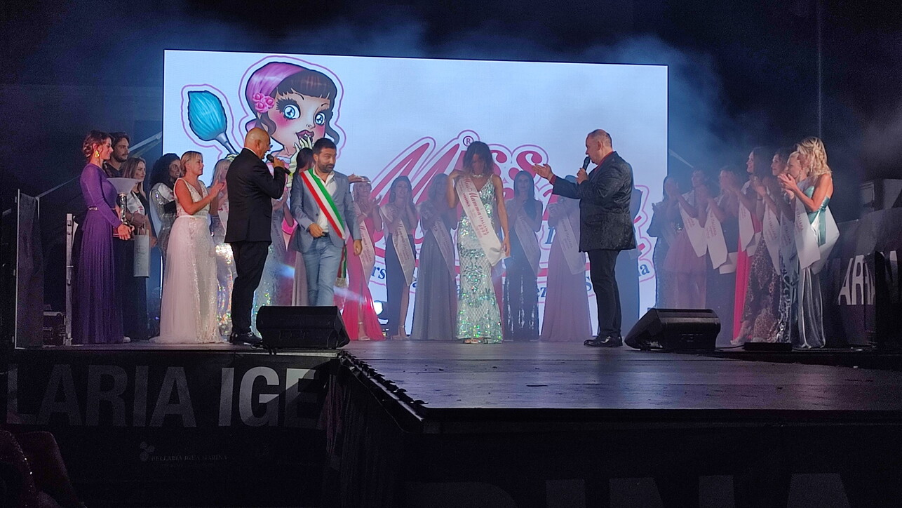 Miss Mamma 2022 è Carolina Bossi: "L'emozione? Figli e marito in prima ...