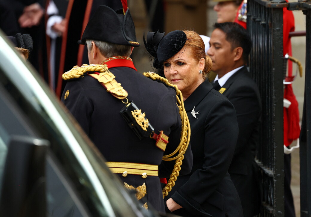 Regina Elisabetta: cappelli e fascinator indossati ai funerali