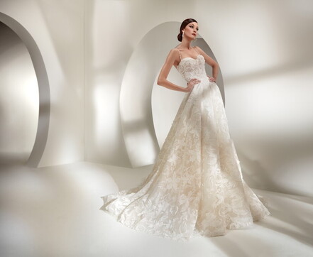 Nicole Milano. Abiti da sposa dal fascino raffinato al passo con i ...