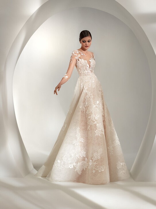 Nicole Milano. Abiti da sposa dal fascino raffinato al passo con i ...