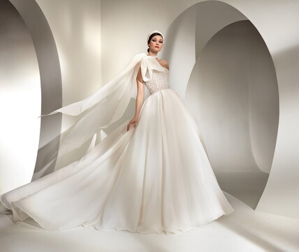 Nicole Milano. Abiti da sposa dal fascino raffinato al passo con i ...