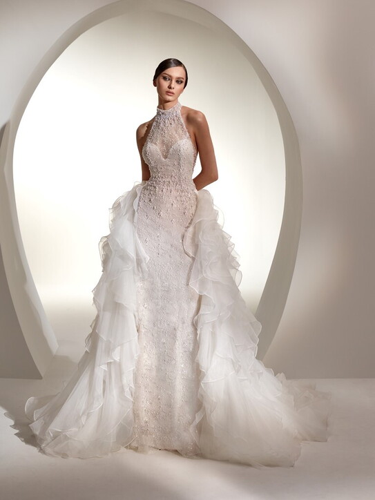 Nicole Milano. Abiti da sposa dal fascino raffinato al passo con i ...