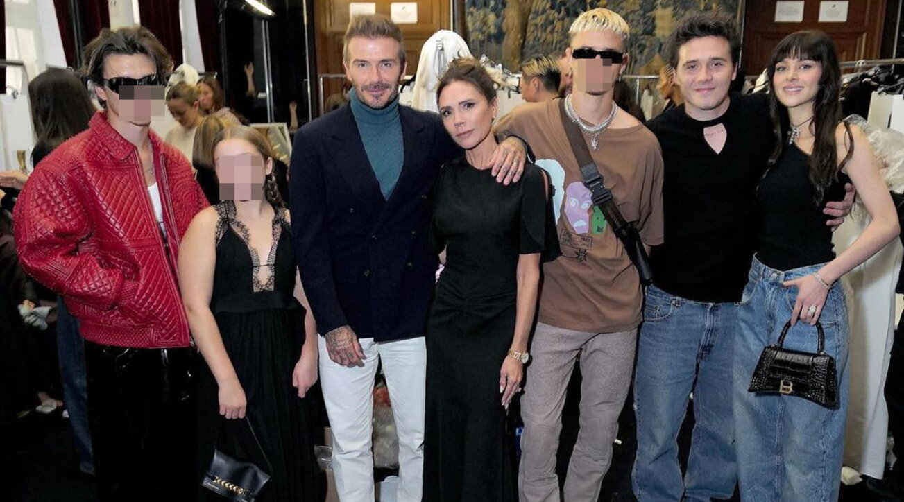 Beckham, pace fatta: famiglia riunita alla sfilata di Victoria