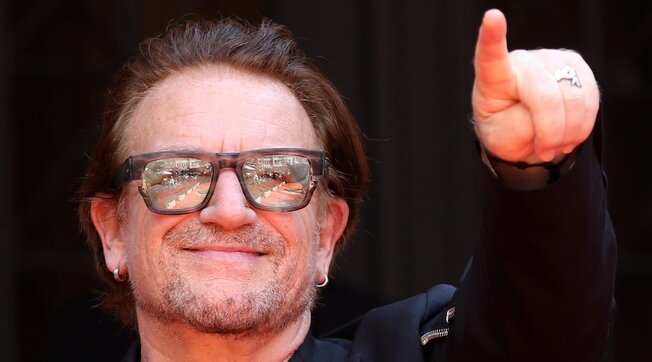 Bono per la prima volta in tour senza gli U2
