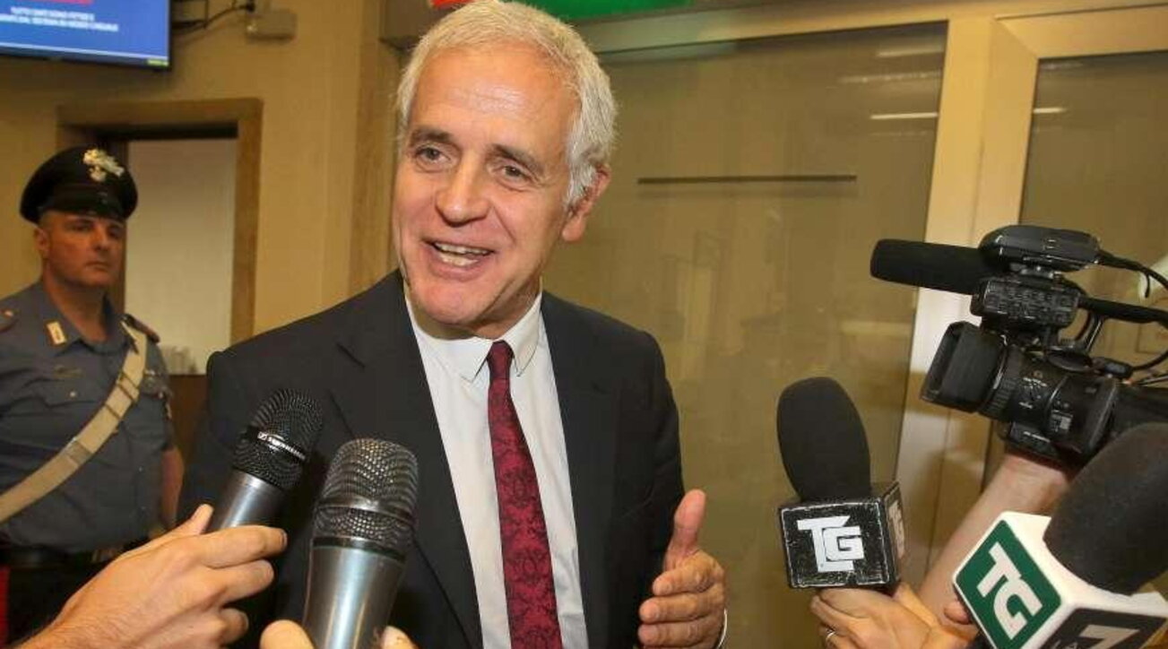 Formigoni ottiene l'affidamento: insegnerà italiano