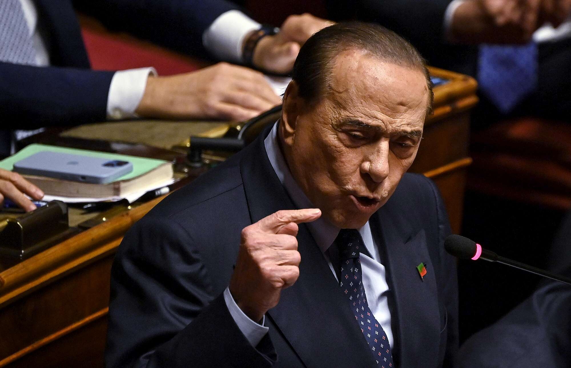 Berlusconi: non abbattere San Siro, è storia e simbolo del calcio italiano - Tgcom24