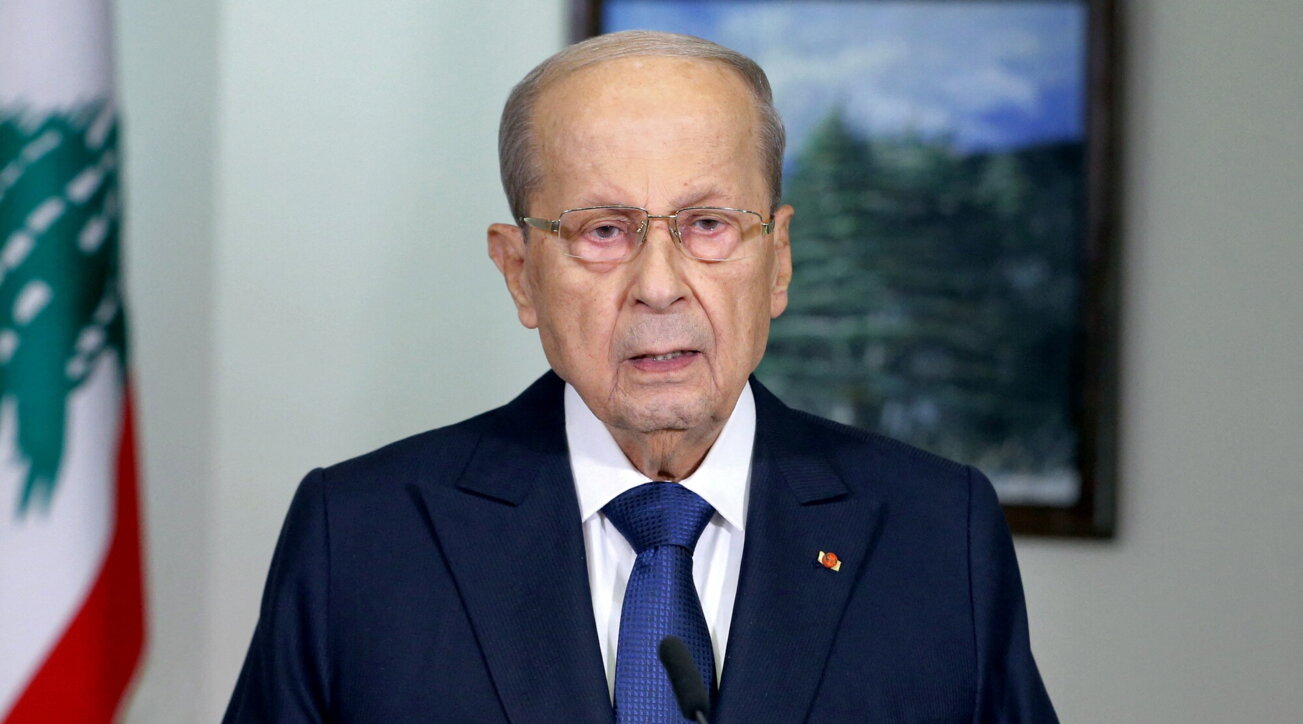 Libano, Aoun firma accordo con Israele per la spartizione del gas