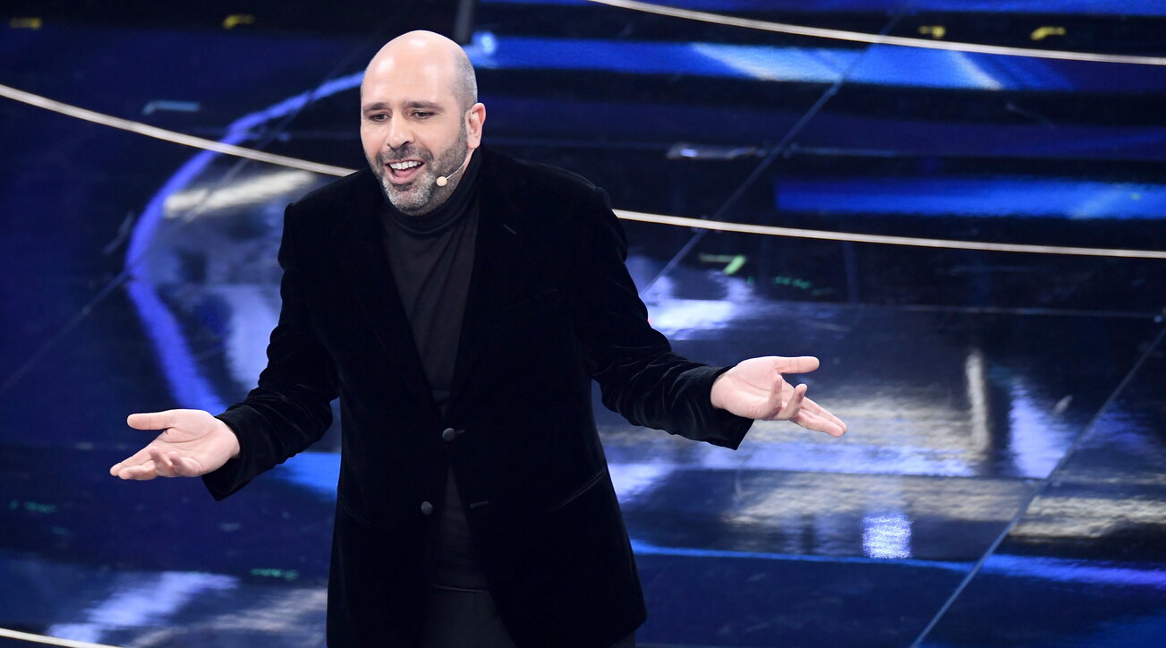 Checco Zalone torna a teatro tra satira e sberleffo