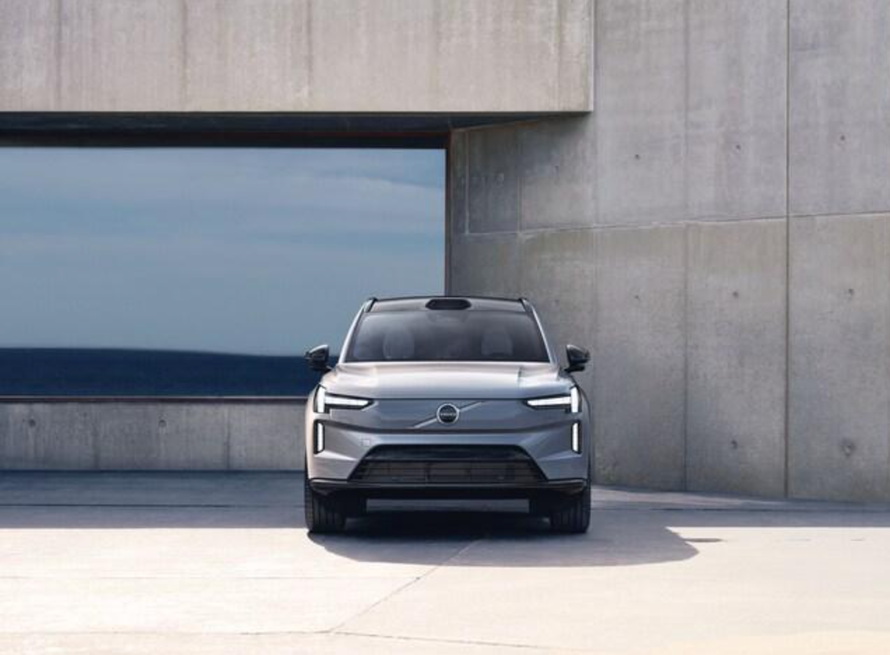 Volvo EX90, il Suv elettrico con lo scudo di sicurezza invisibile