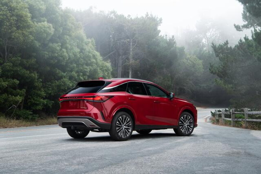 Lexus RX 5° generazione, ecco le foto