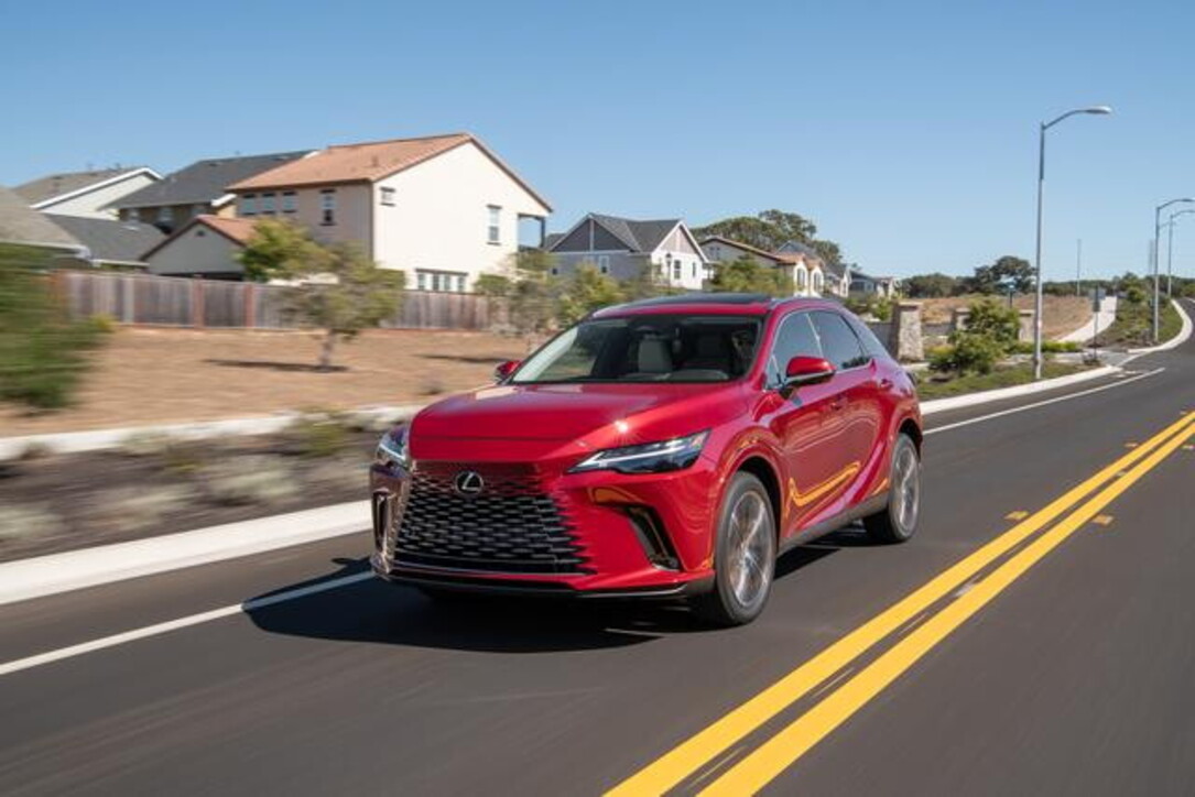 Lexus RX 5° generazione, ecco le foto