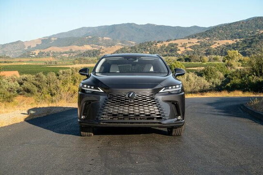 Lexus RX 5° generazione, ecco le foto