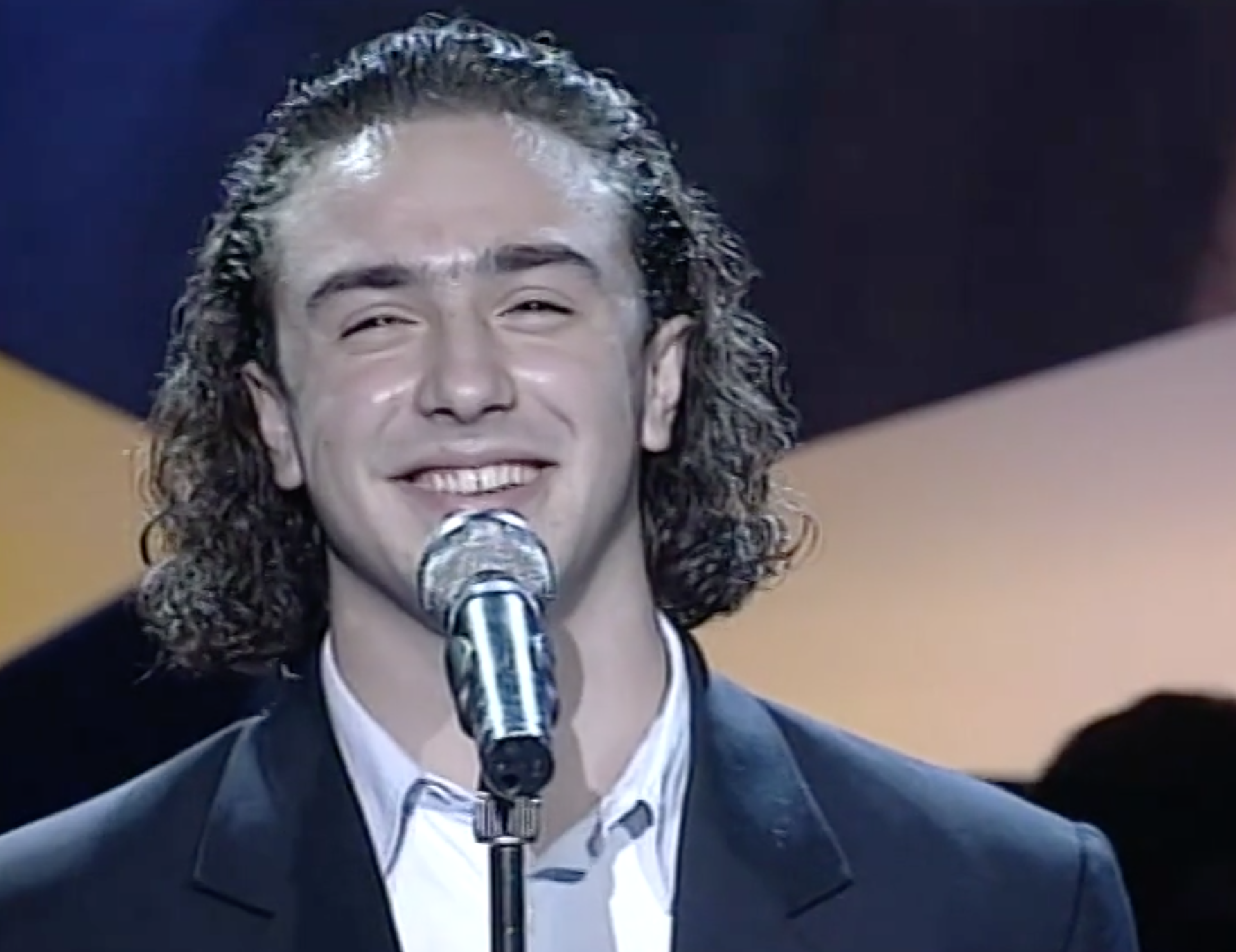 Alessandro Canino canta "Brutta" a "Vota la voce" 1992